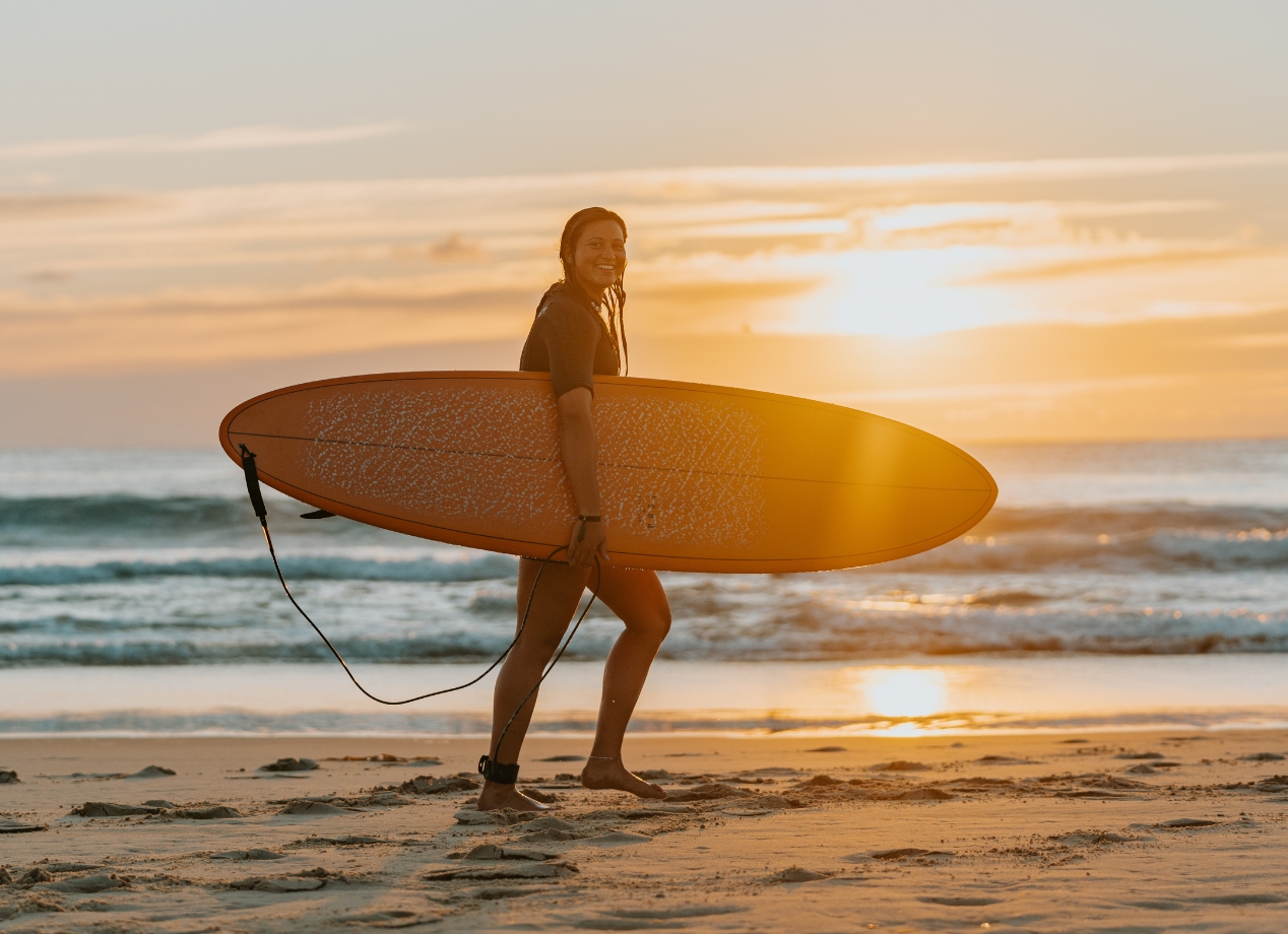 Sunset Surf: golden hour on the water - Brunotti Surfcamps